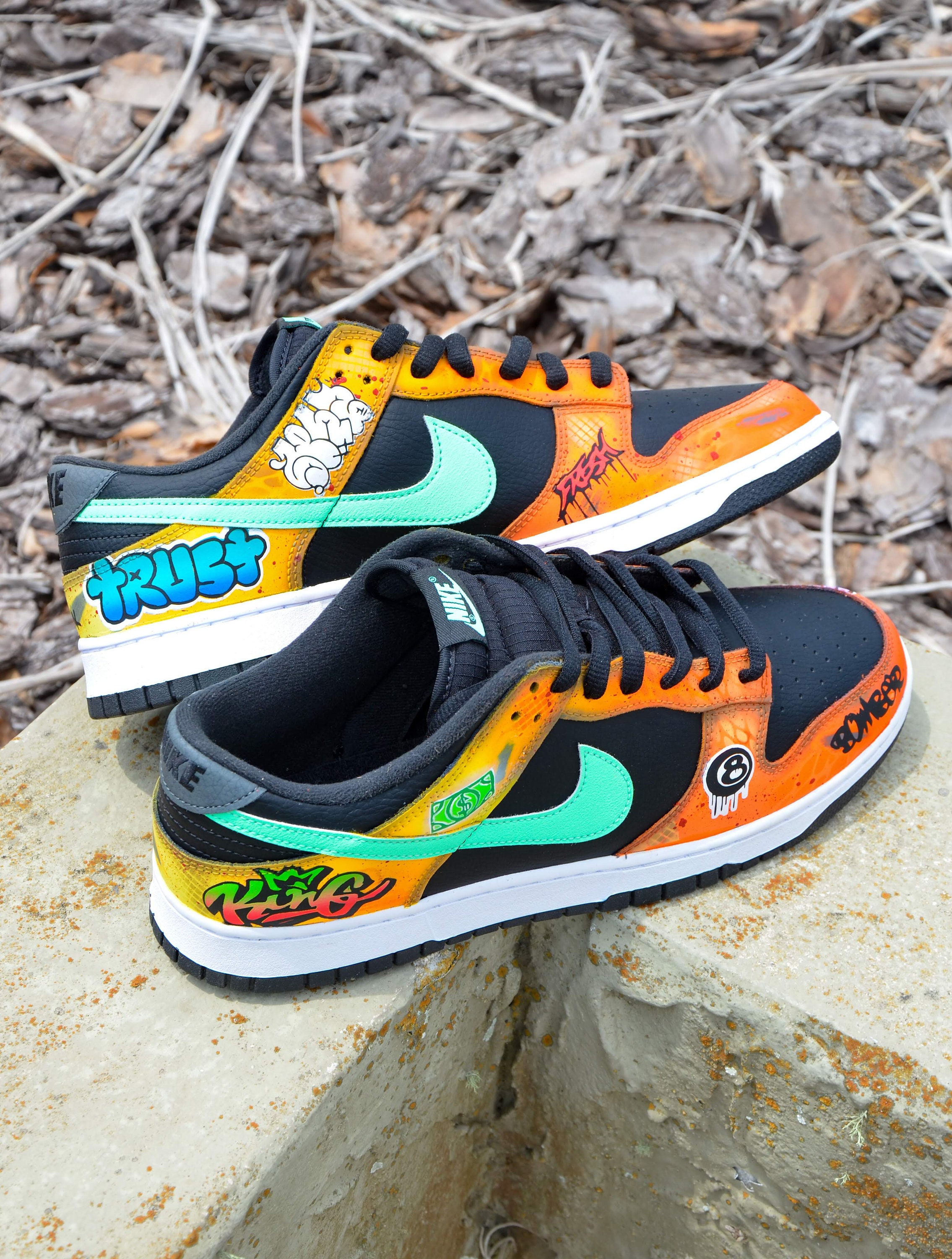 Graffiti - Custom Dunks. - Etsy