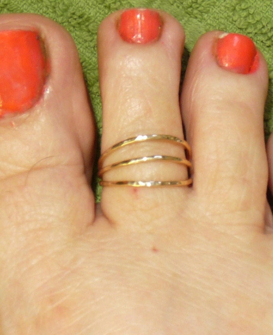 Toe Ring14 kt Goldfill ring Midi ring Hammered Band Toe | Etsy