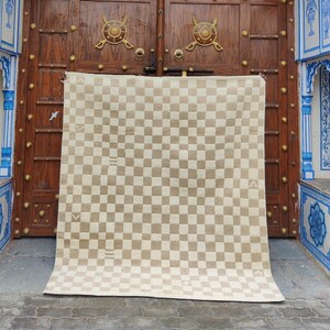 Handmade Checkerboard Area Rug: Checker Wool Moroccan Carpet for ...