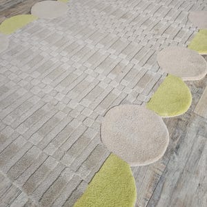 Scallop Solid Circle Border Tufted Rug, Ivory, Hand-tufted Wool Area ...