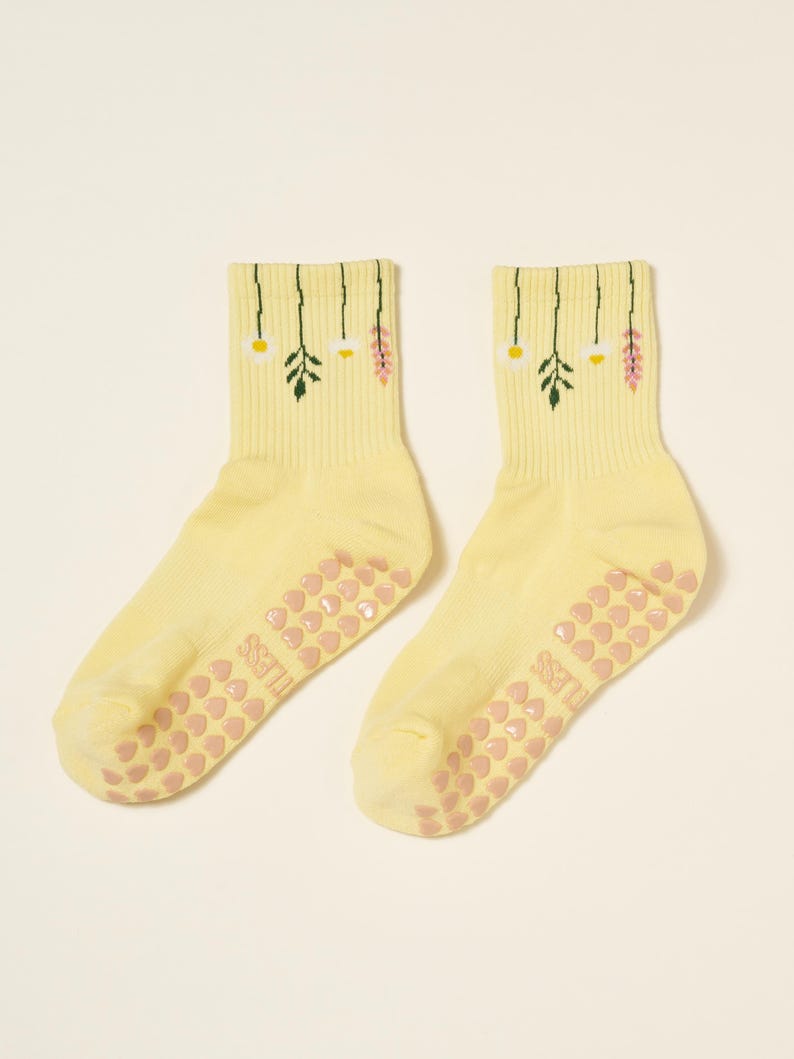 Flower Stem Grip Socks: Effortless Club Pilates, Barre, Yoga - Non-slip ...