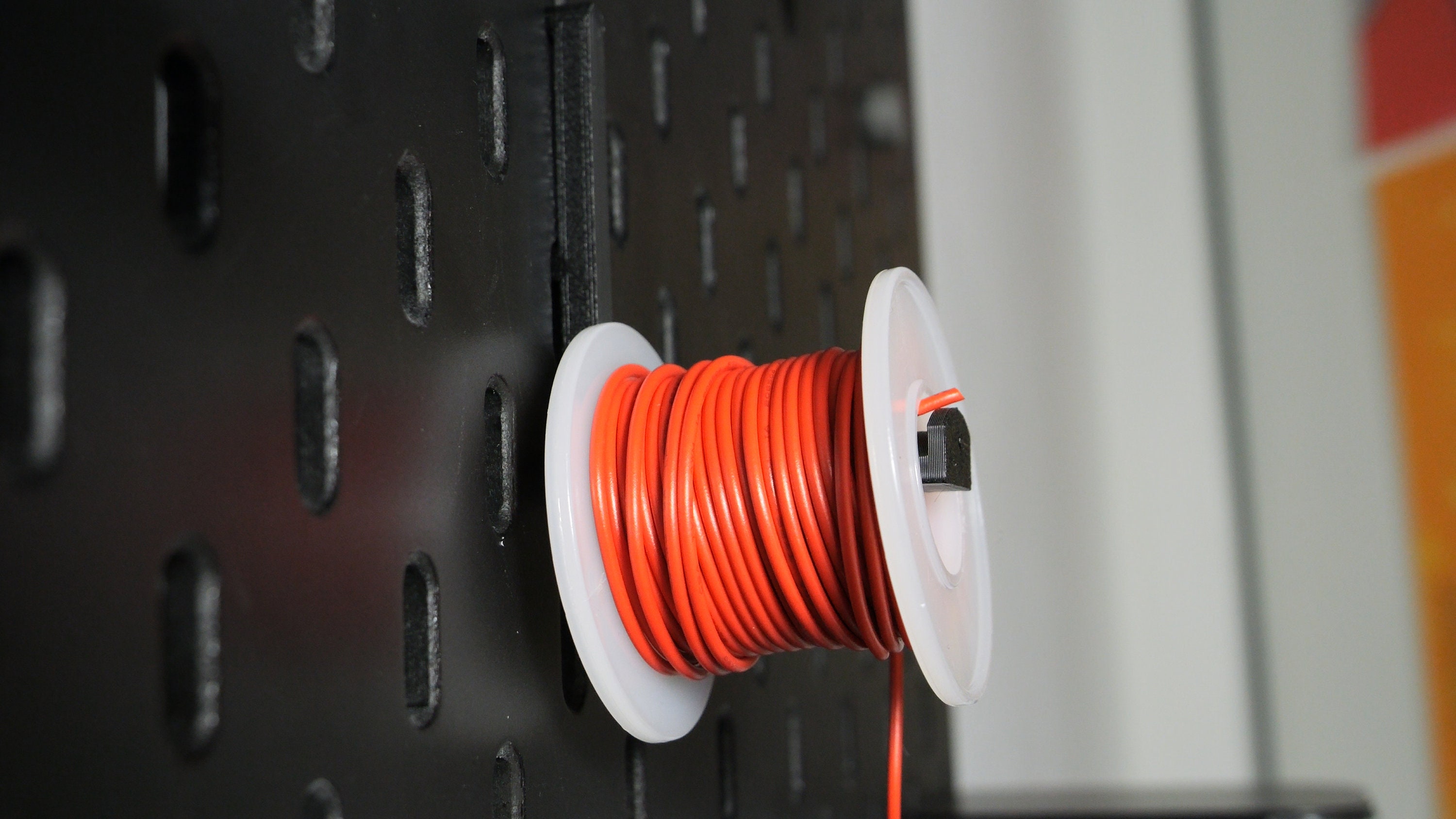 3D Printed Small Spool Wire/tape Holder for the SKADIS Peg Board System ...