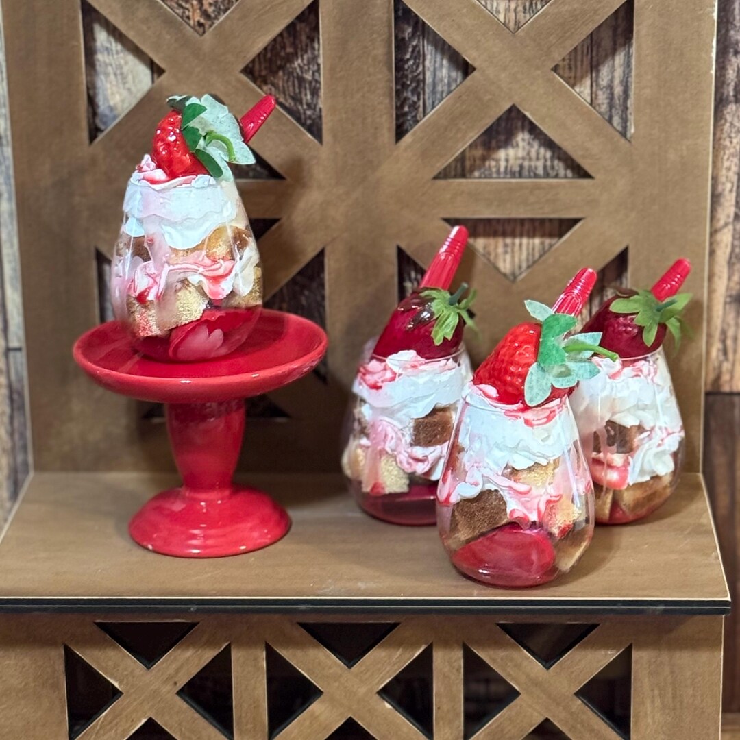 Fake Strawberry Shortcake, Fake Strawberry Parfait, Ice Cream Photo ...