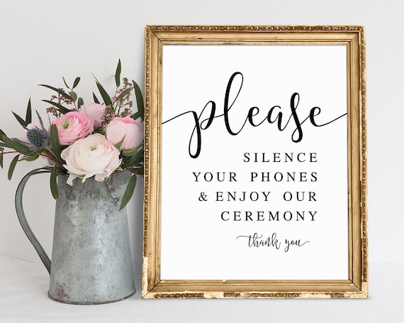 Cell phones during wedding ceremony | Honestweddingadvice.com