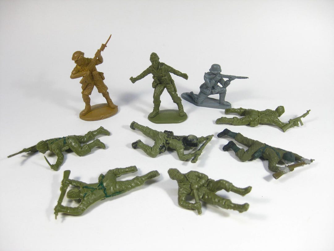 9 Vintage Matchbox WW2 Toy Soldiers 1:32 (54mm) 70's. Plastic Figures ...