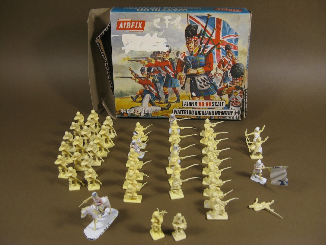 Airfix Vintage Complete Set Boxed ,1/72, Ho/oo,"waterloo Highland Infantry " 48 Figures .made in ...