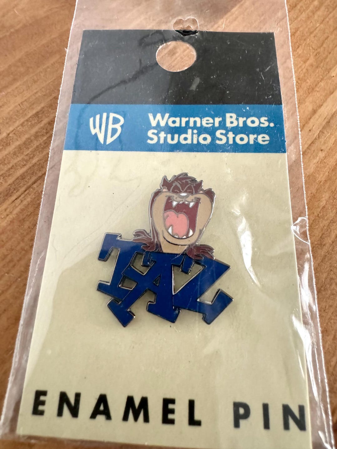 TASMANIAN Devil TAZ Blue Enamel Pin WBSS Warner Bros Studio Store 1998 ...