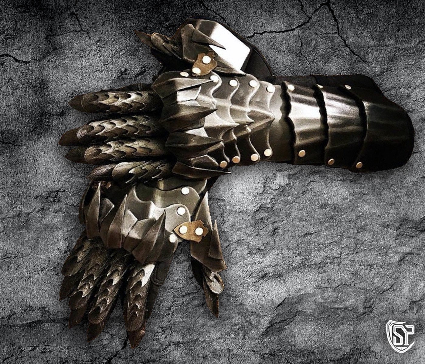 Nazgul/ringwraith Gauntlets - Etsy
