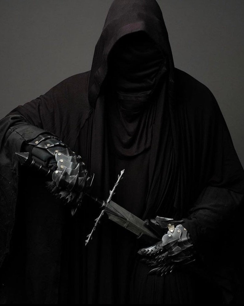 Nazgul/ringwraith Gauntlets - Etsy