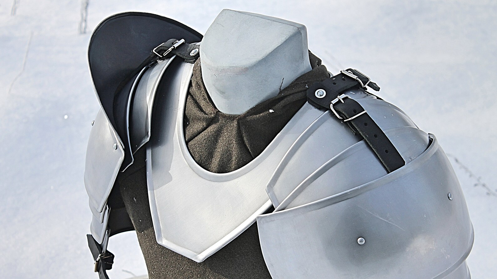 Pauldrons With Comb Larp Pauldrons Knight Pauldrons Larp - Etsy