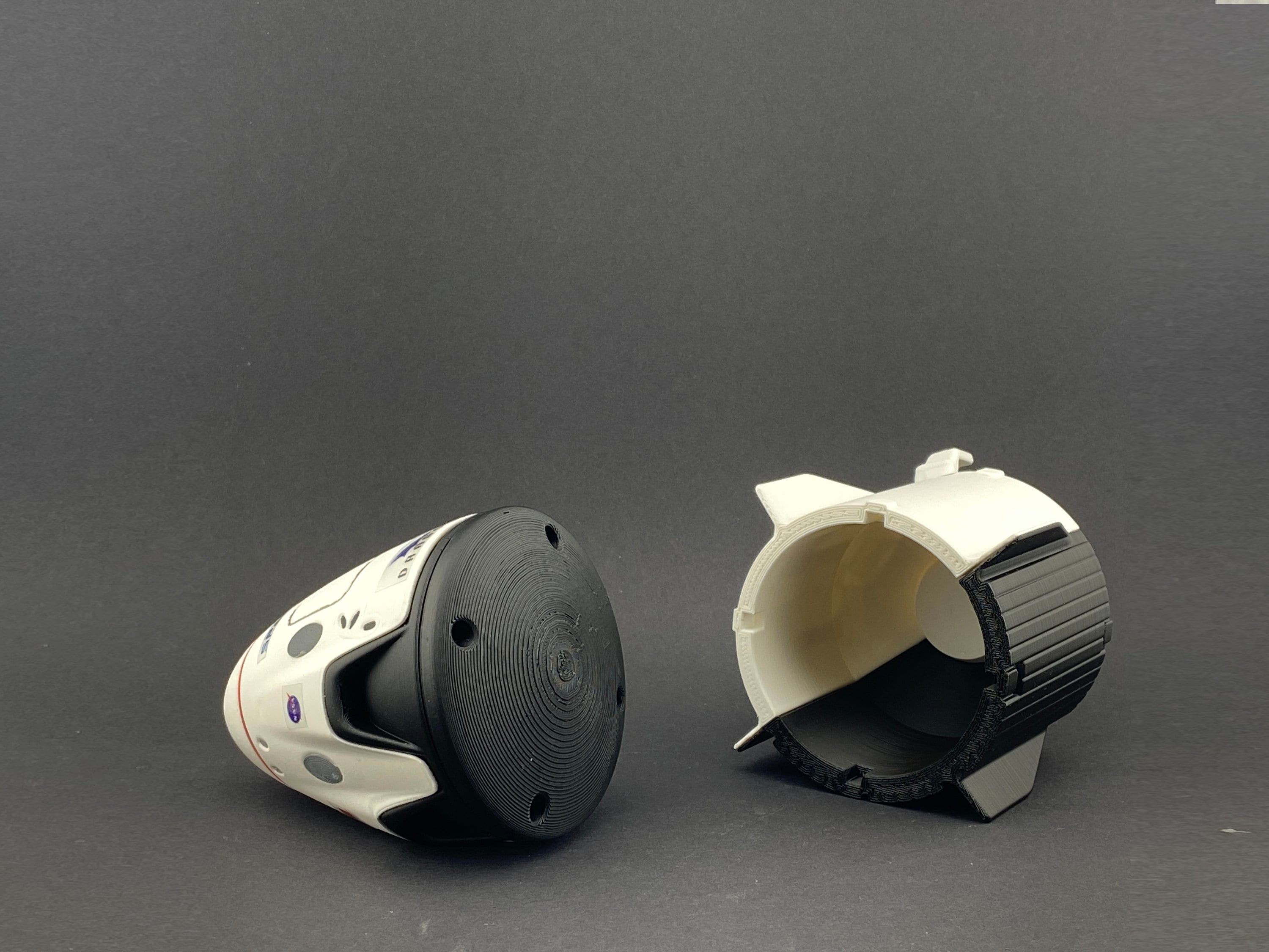 Spacex Crew Dragon Model Capsule With Trunk Prop - 7 Inch - 3 Gift ...