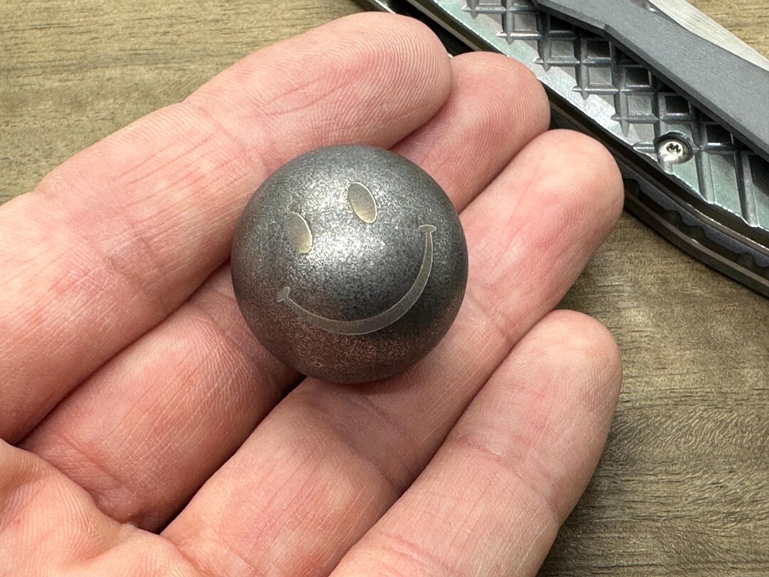 1 SMILEY Solid Battle Warn Titanium SPHERE Glow in the Dark Stand ...