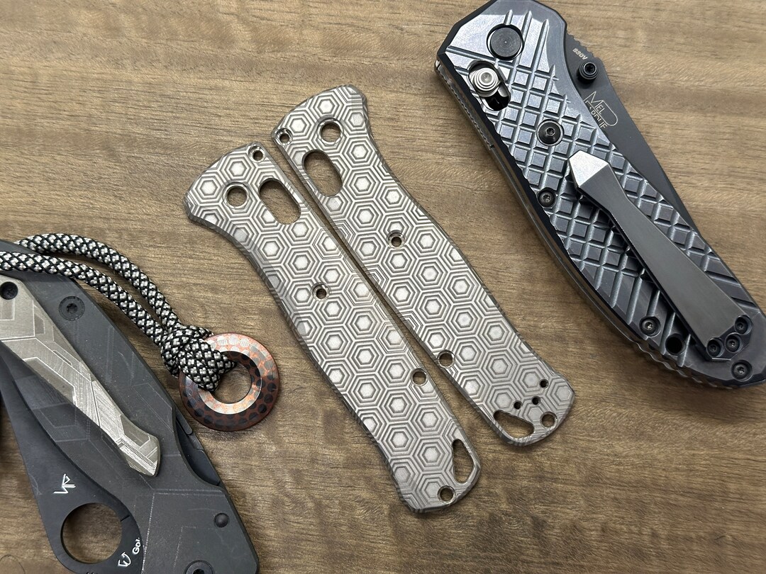 HONEYCOMB Engraved Titanium Scales for Benchmade Bugout 535 Birthday Gift Idea Christmas Gift - Etsy