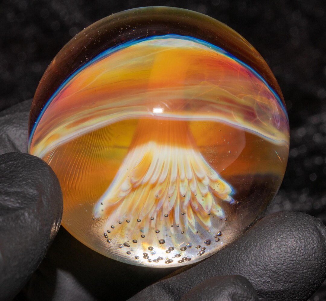 Jellyfish Display Marble 45mms | Table Display Art | Ocean Marbles ...