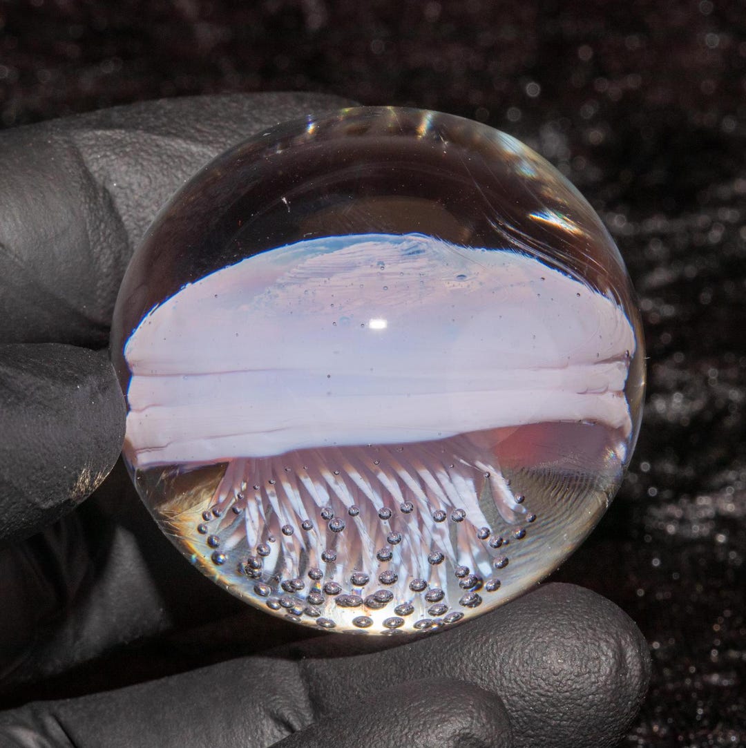 Jellyfish Display Marble 43mms | Table Display Art | Ocean Marbles ...