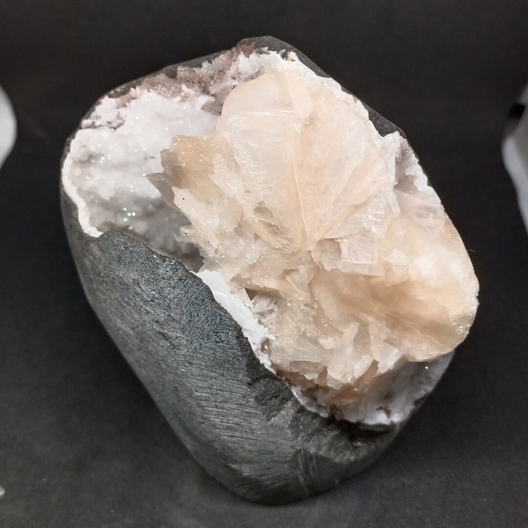 Large Beautiful Stilbite Flower Cluster With Quartz Crystal Geode ...