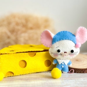 Cheese Party: Felt Pattern for Adorable Mouse and Cheese Duo Create ...