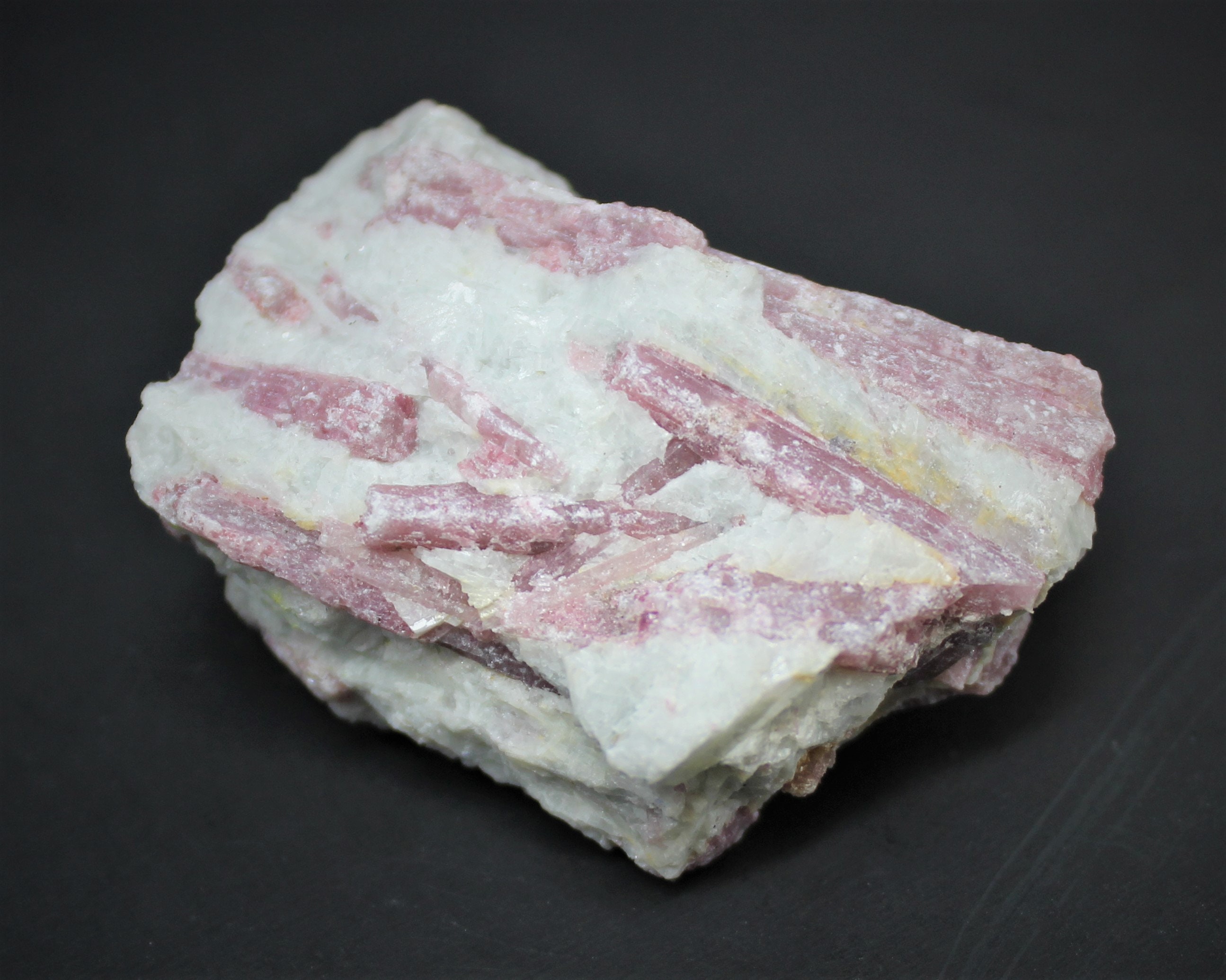 Natural Pink Tourmaline Crystal, Chunky: Bulk Wholesale Box Lot 9 - 14 ... Natural Pink Tourmaline Crystal, Chunky: Bulk Wholesale Box Lot 9 - 14 ...
