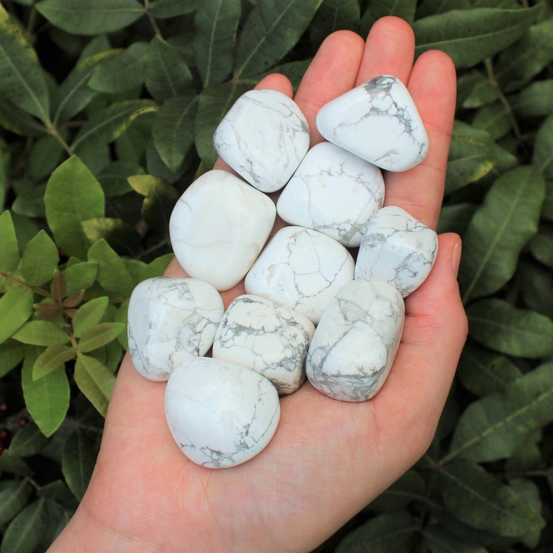Howlite - Etsy