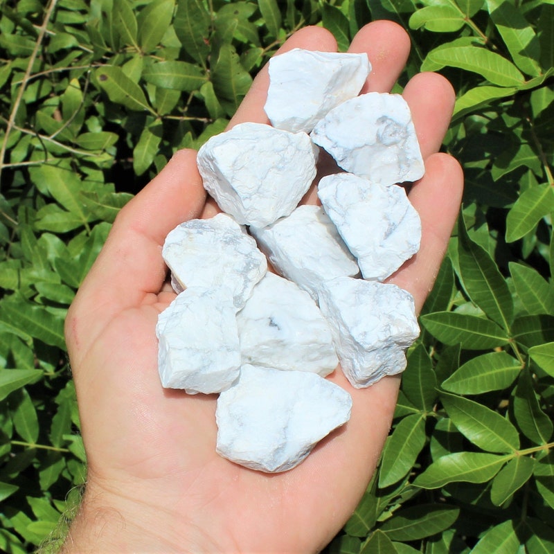 Howlite - Etsy