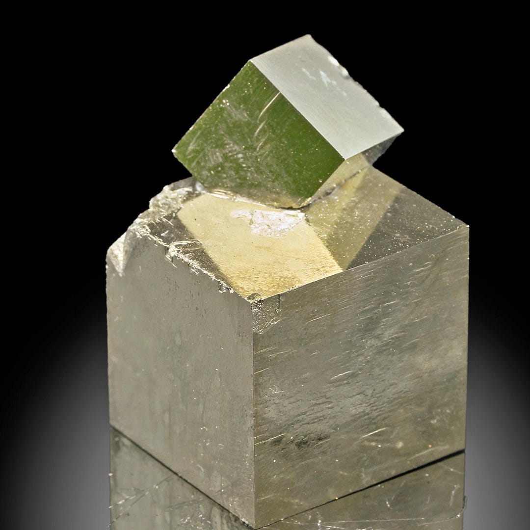 REFLECTIVE Pyrite Twin Cubes - Navajún, Spain - Mirror-finish Pair ...