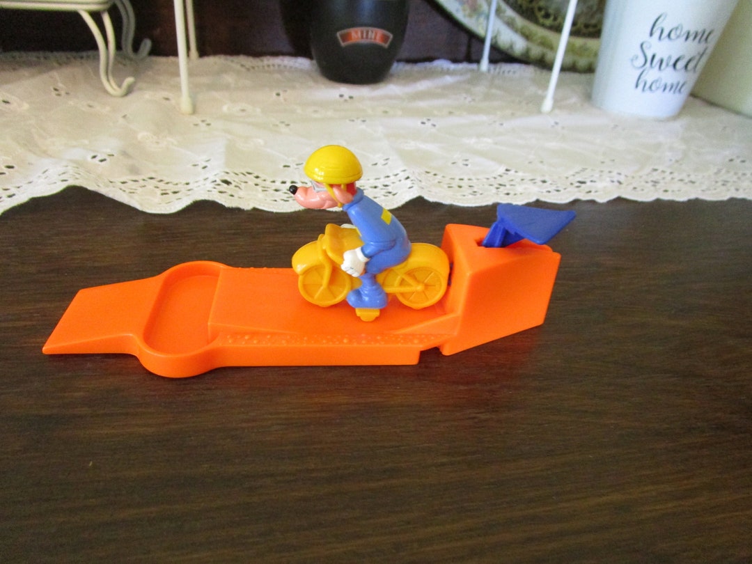 Disney Bobby on a Bike Shooting Toy an Extremely Goofy Movie Mcds Kids ...