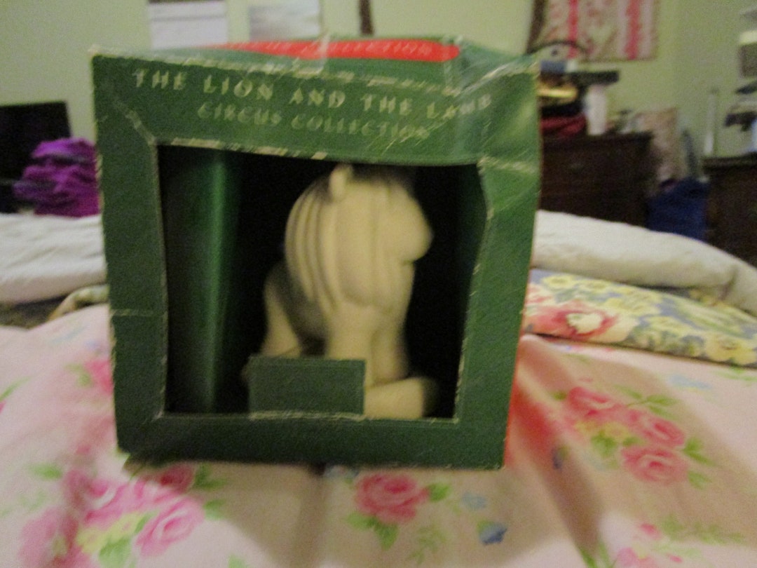 1994 the Lion and the Lamb Circus Collection Lion Figurine - Etsy