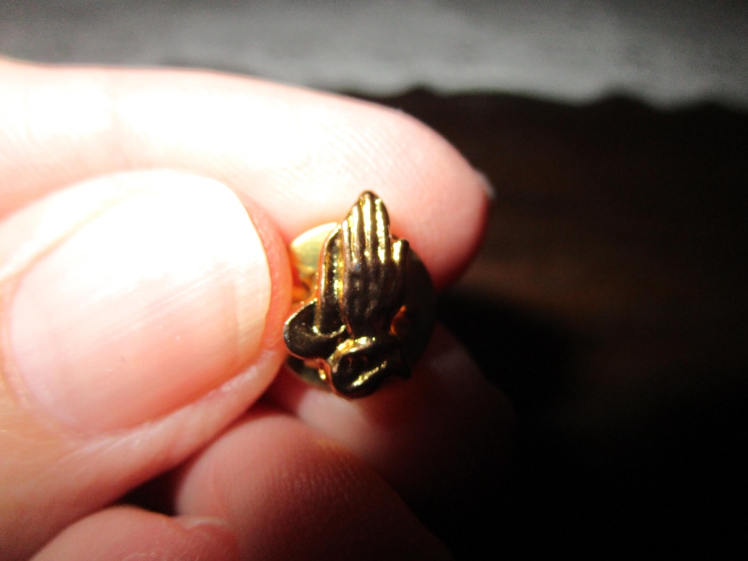 Small Gold Color Praying Hands Pin - Etsy