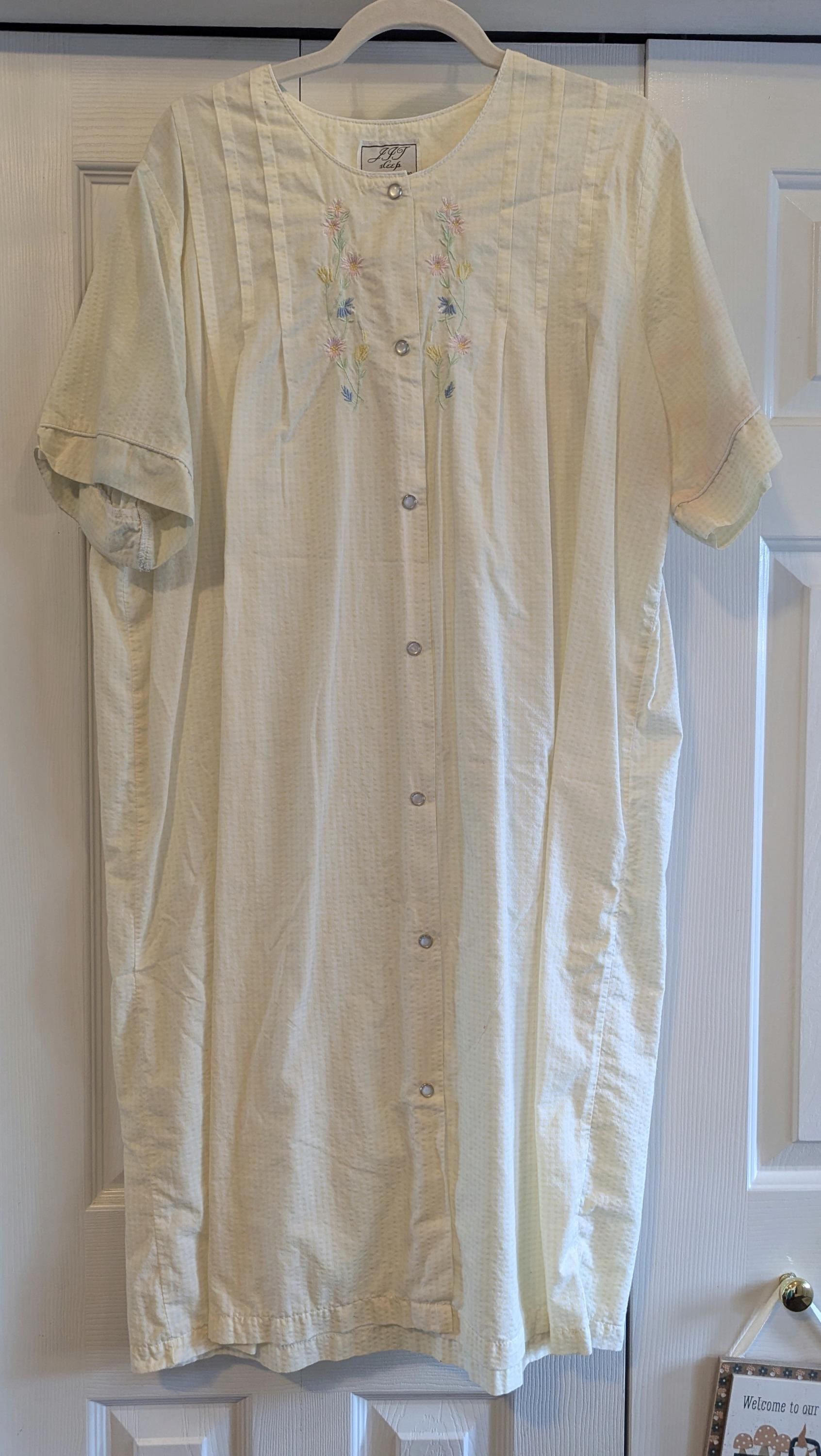 Vintage JIT SLEEP Yellow Embroidered Nightgown Housecoat Robe ...