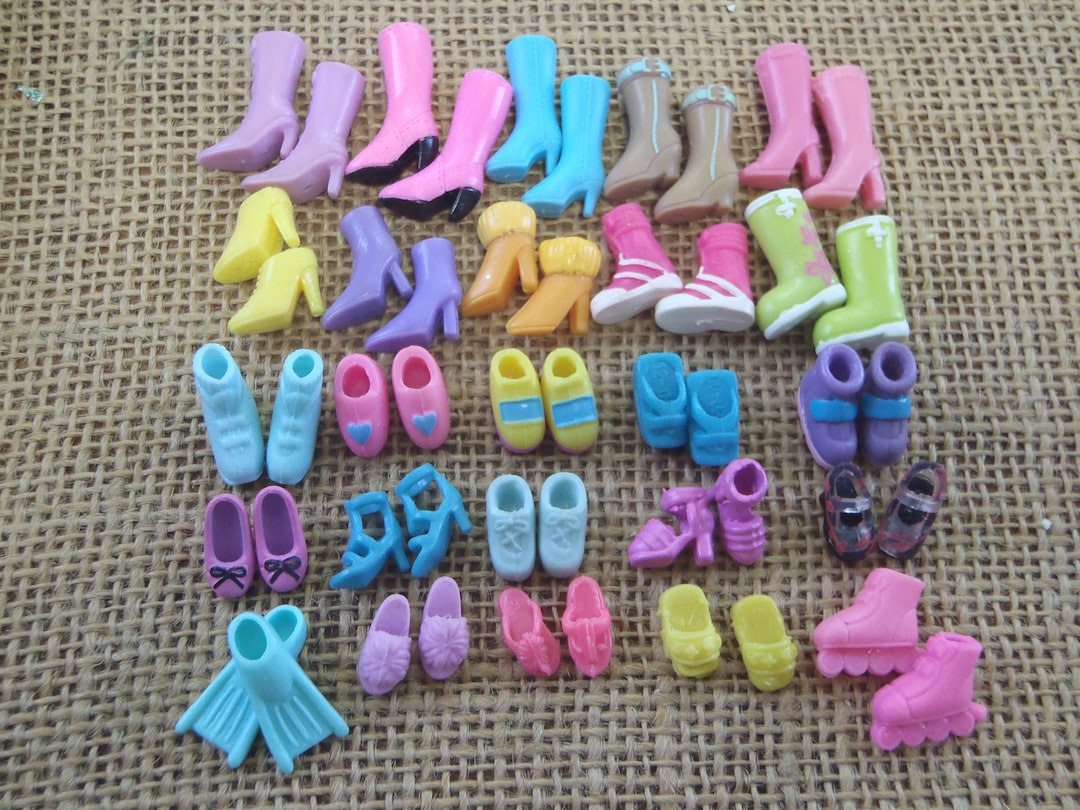 Vintage Polly Pocket Doll Shoes Lot of 25 Pairs Roller Skates Flippers ...