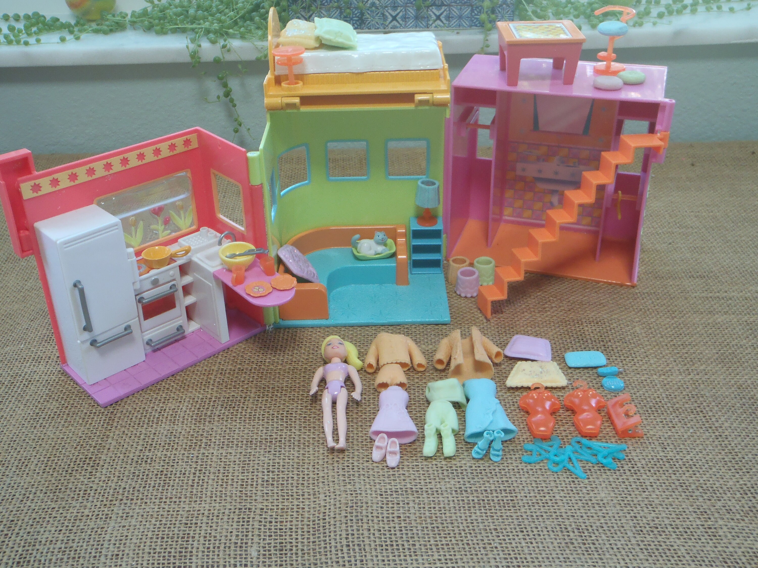 Polly Pocket Sparkle Style House