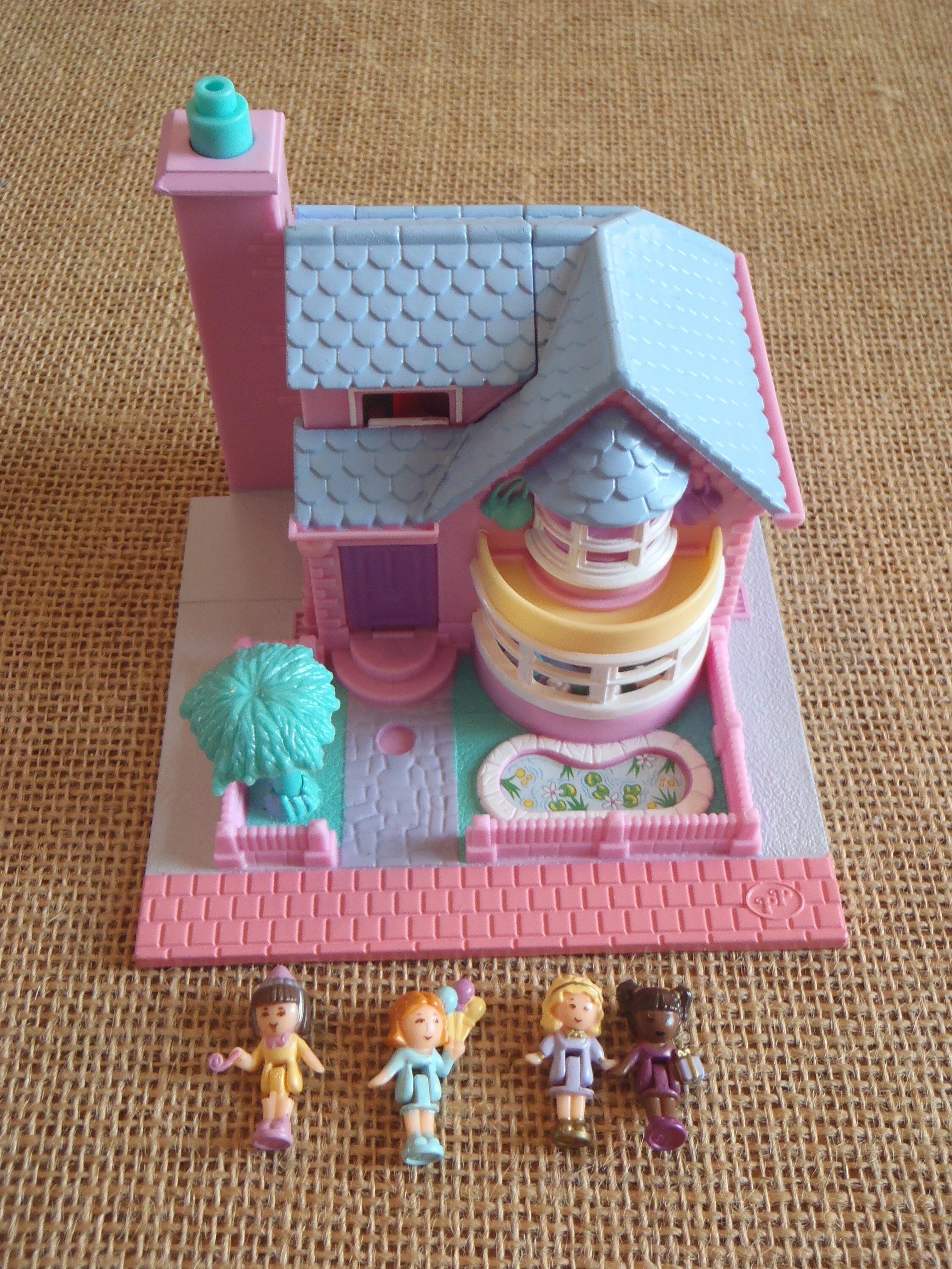 Vintage Polly Pocket House