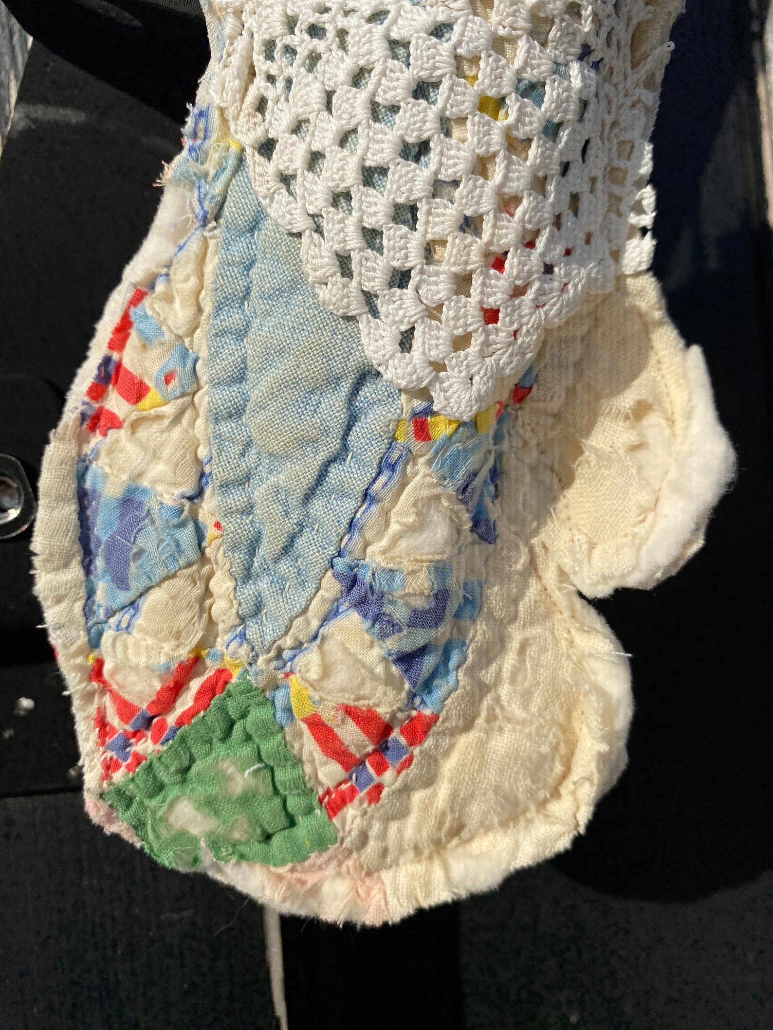 M Antique Quilt & Lace Christmas Hanging Mitten Pocket Farmhouse Bowl ...