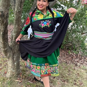 Huaylarsh Traditional Peruvian Clothing for Adults, Typical Green ...