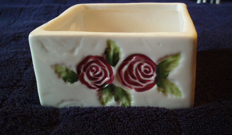 Vintage Beautiful Red Roses Pottery Porcelain Trinket Jewelry Box - Etsy