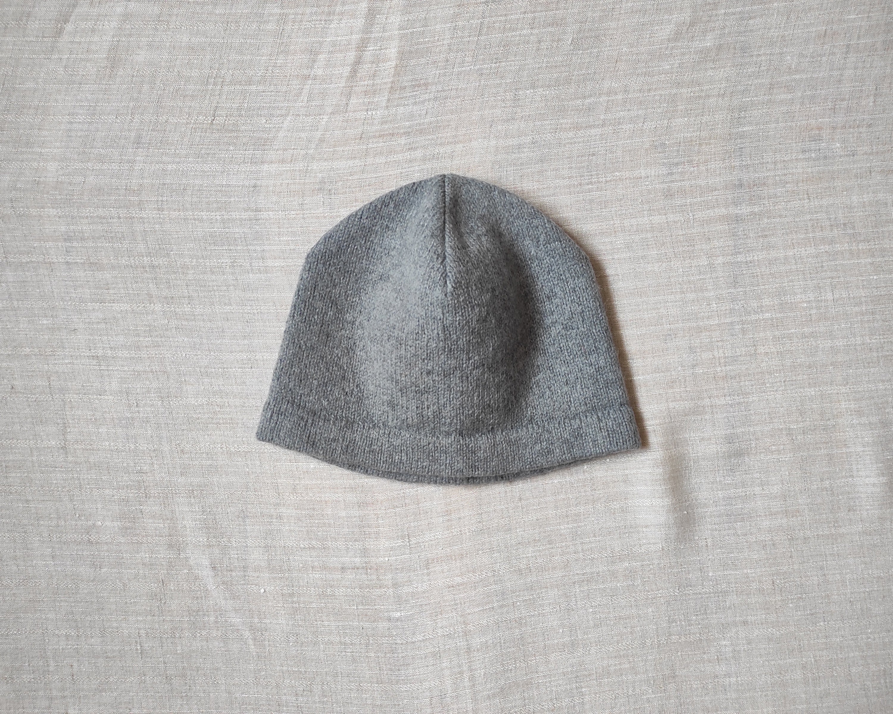 Gebreide wollen muts / Minimalistische muts / Gebreide unisex hoed ...