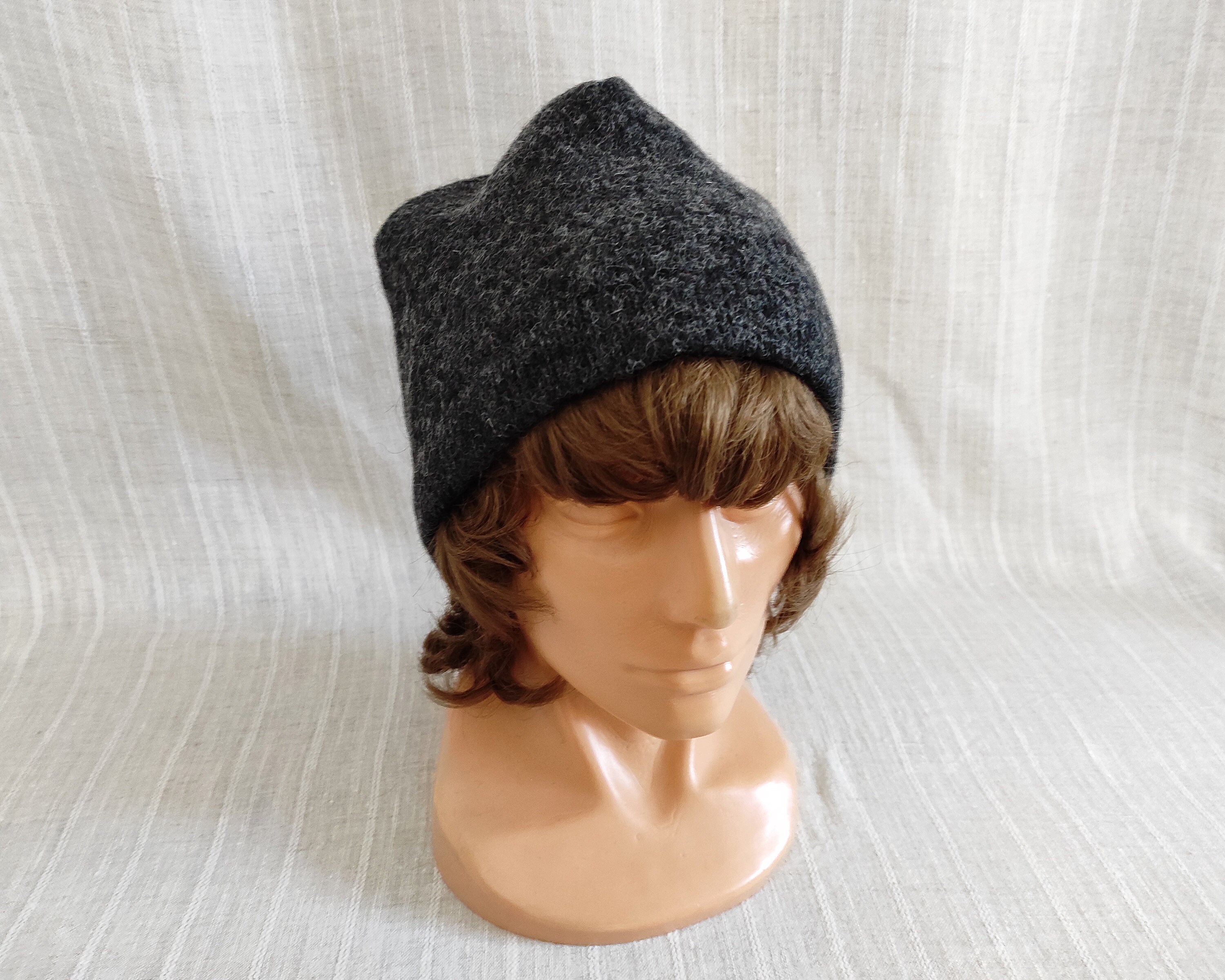 Gebreide wollen muts / Minimalistische muts / Gebreide unisex hoed ...