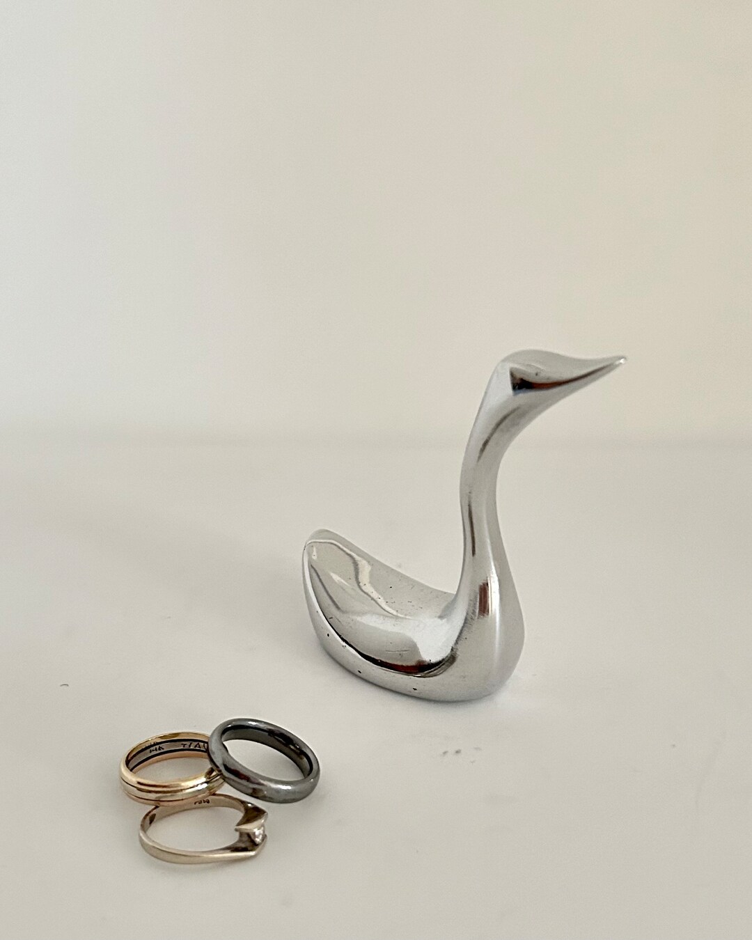 Metal Swan Ring Holder With a Silver Finish. - Etsy
