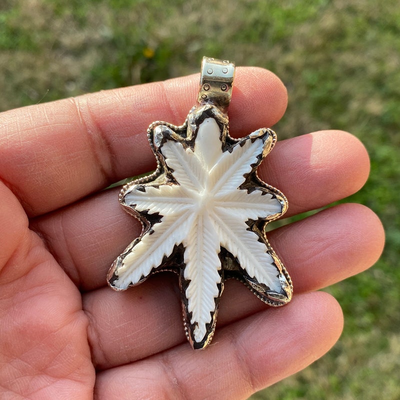 Pot Leaf Necklace - Etsy