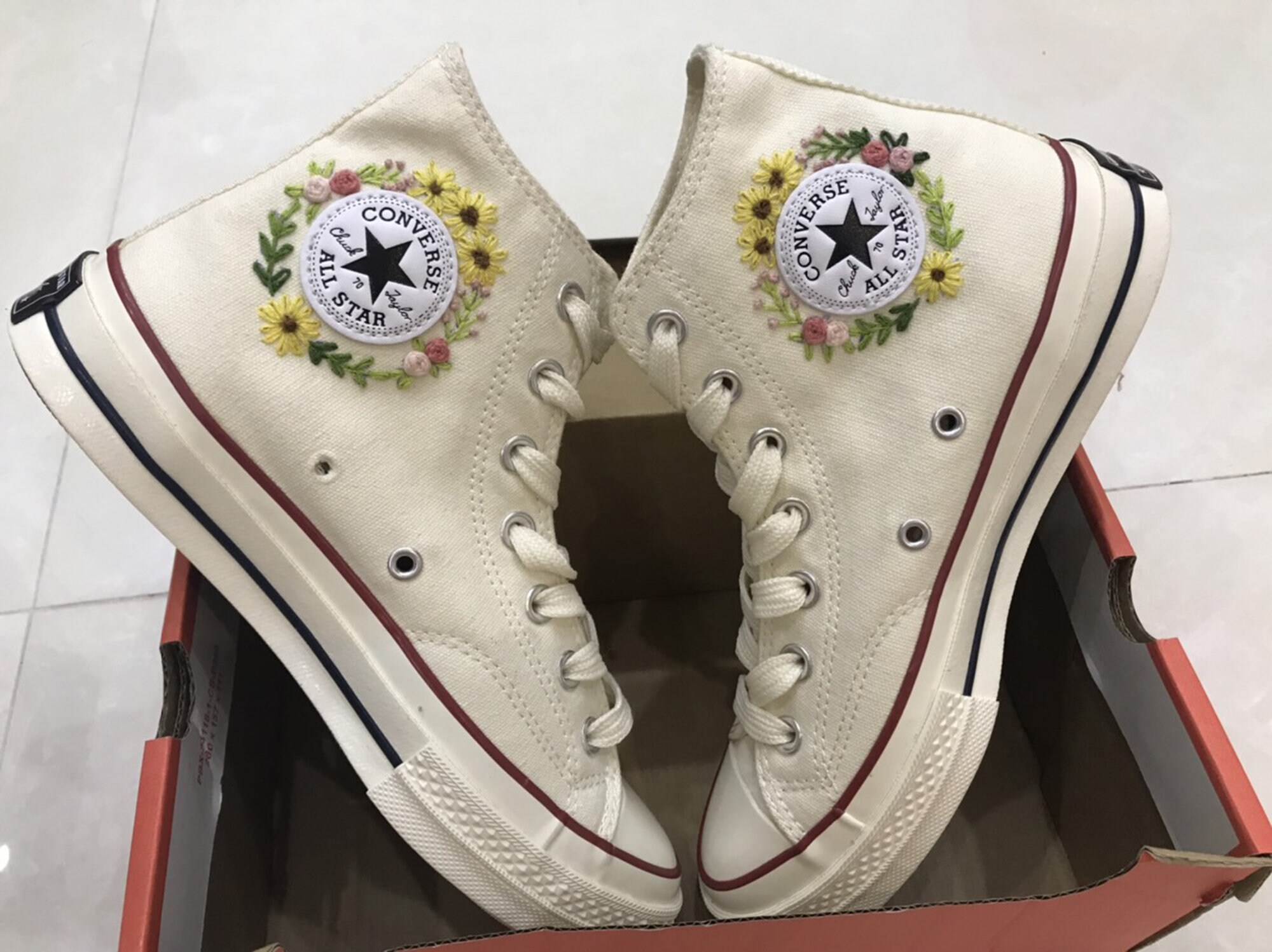 Converse Custom Floral Embroidered Sunflower Embroidery - Etsy