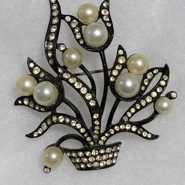 Marvella Brooch - Etsy