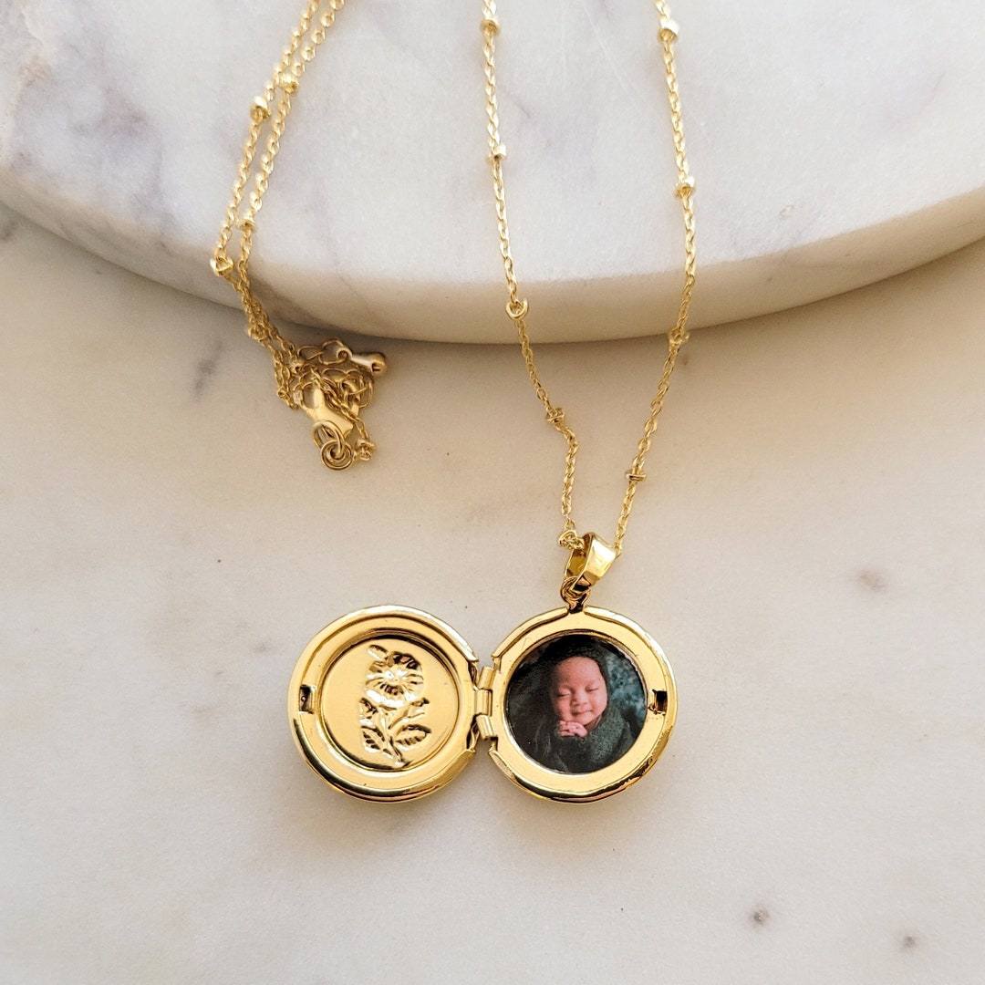Locket Necklace With Photo, Personalized 18K Gold Plated Necklace With ...