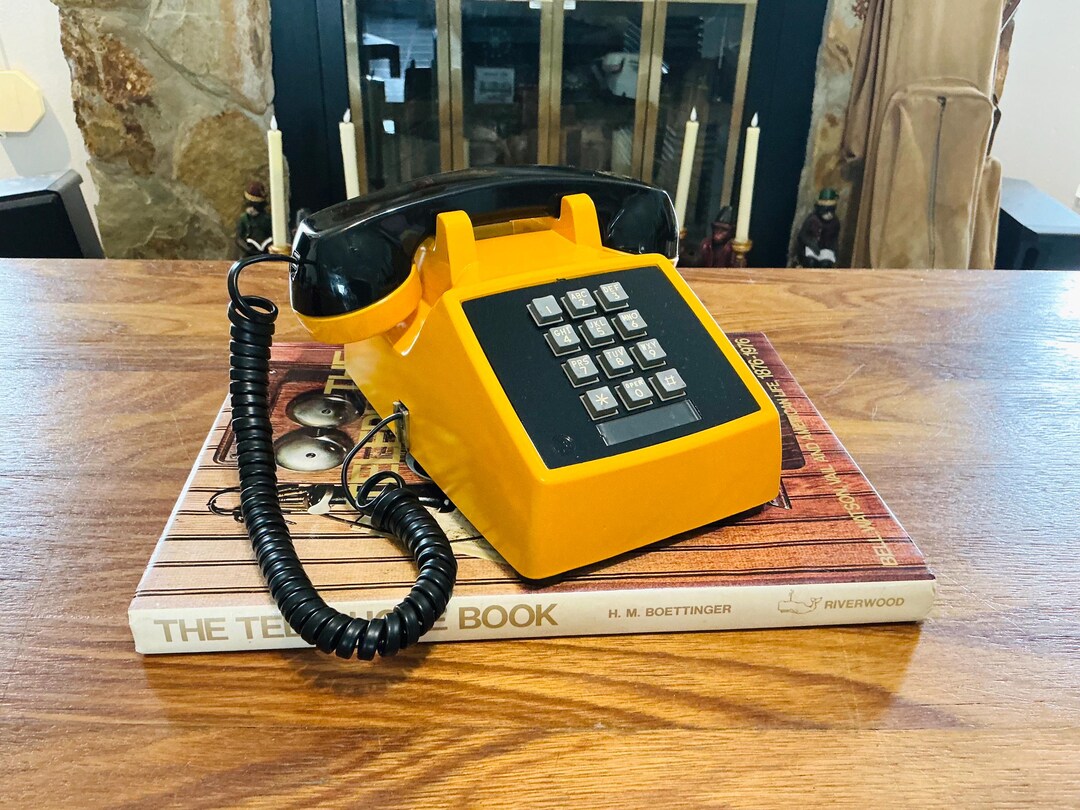 Vintage ATT Western Electric Touch Tone Push Button Phone: WORKING ...