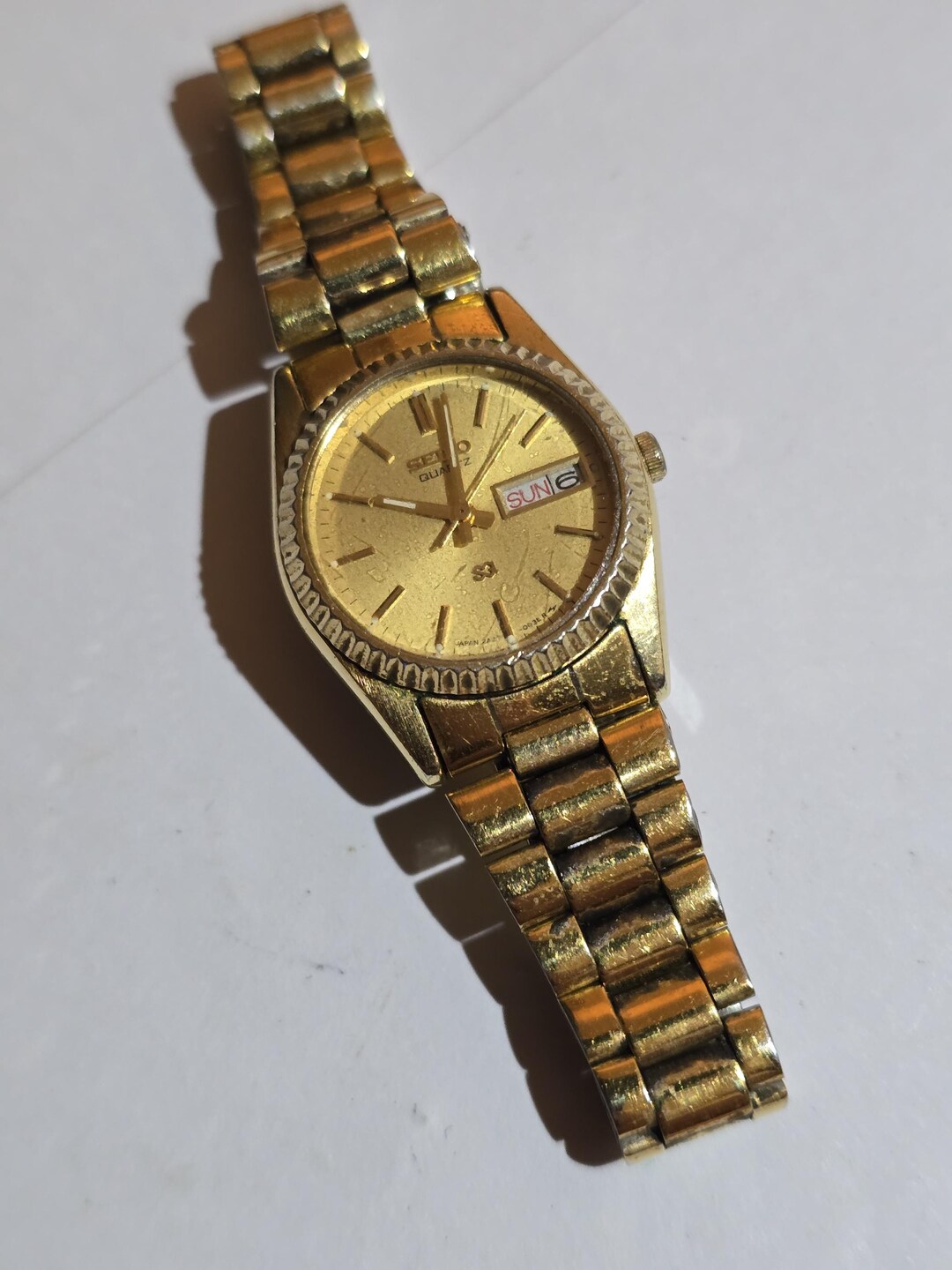 Vintage Seiko Women's Gold Tone Watch - Fluted Bezel - Day/date Windows ...