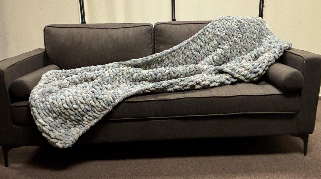 Pebbles - Chunky Yarn, Hand Knit, Blanket, Throw, Plush, Soft, Warm - Etsy