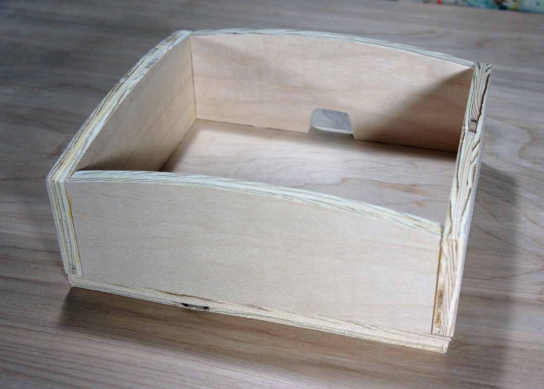Maple Veneer Solid Wood Crowned Valet Box With Electronics Cord Cutout ...