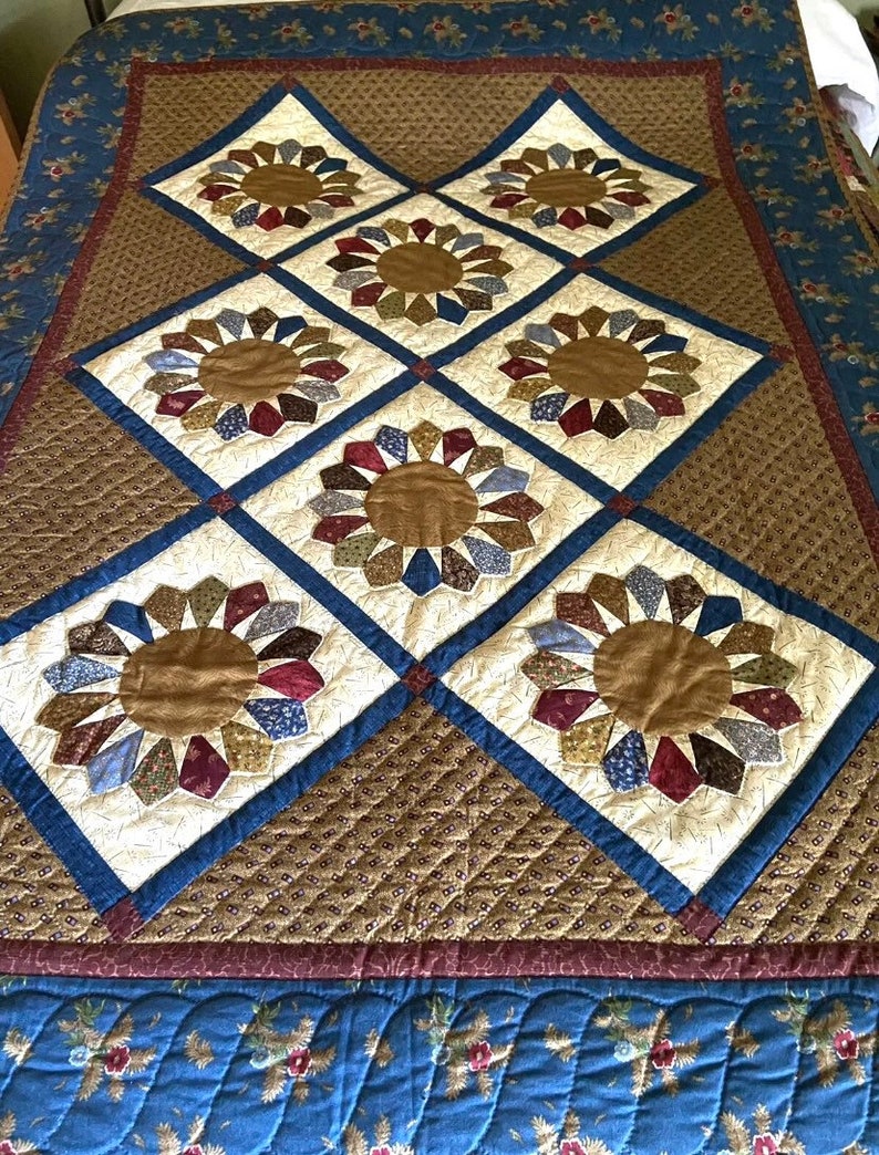 Dresden Quilt, Hand Quilted, Dresden Starburst Pattern, Hand Sewen Quilt, Rich Country Colors ...