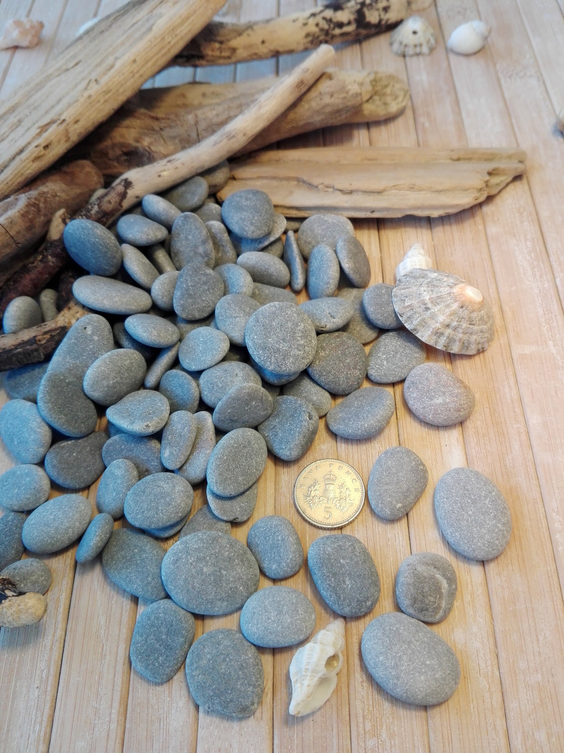 20 Small Flat Beach Pebbles Stones Round Smooth 10-15mm for | Etsy UK