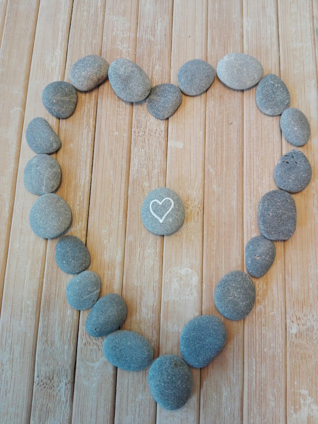 20 Small Flat Beach Pebbles Stones Round Smooth 10-15mm for Art Craft ...