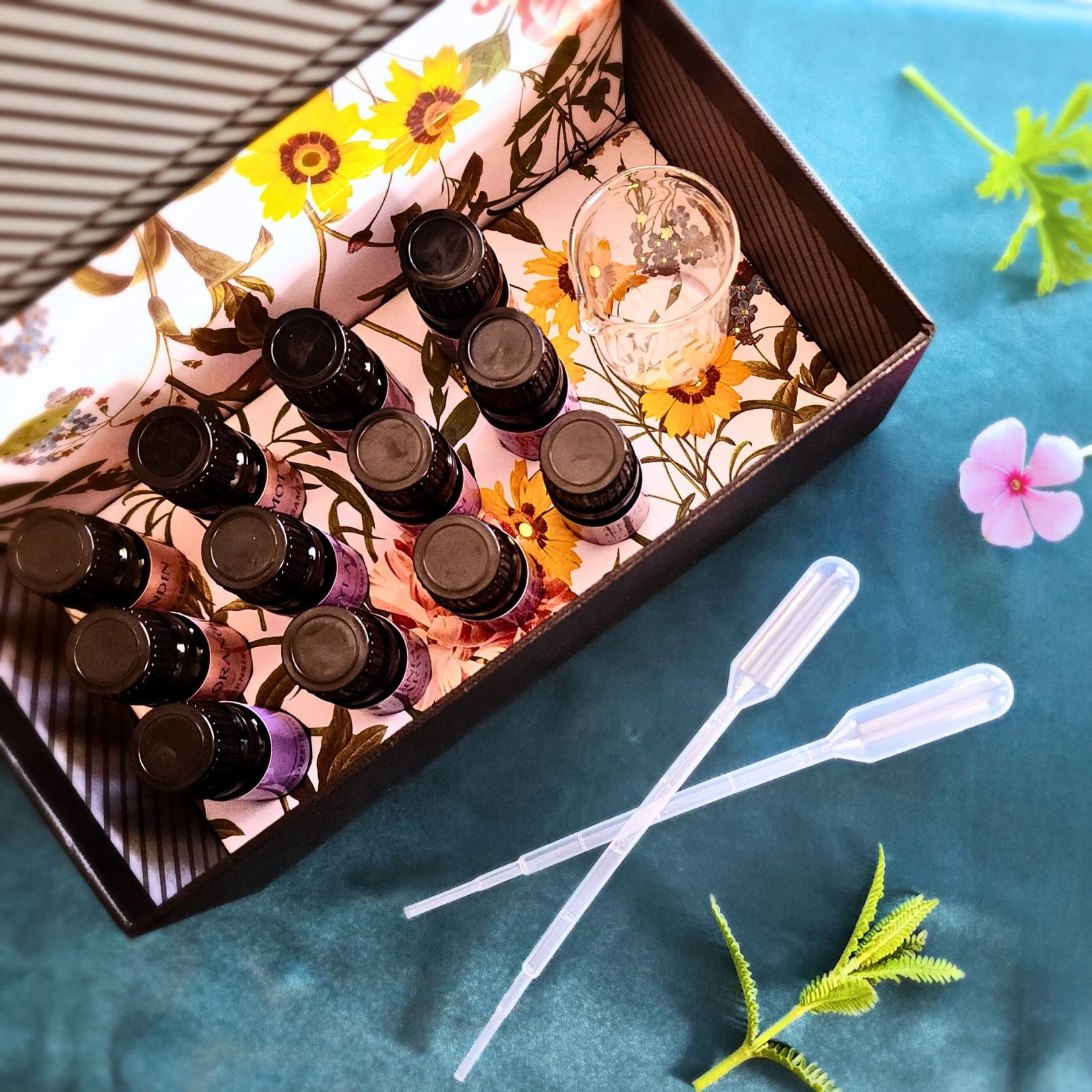 Perfume Kit: Natural Notes, DIY Your Own Natural Perfume - the PARFUM ...